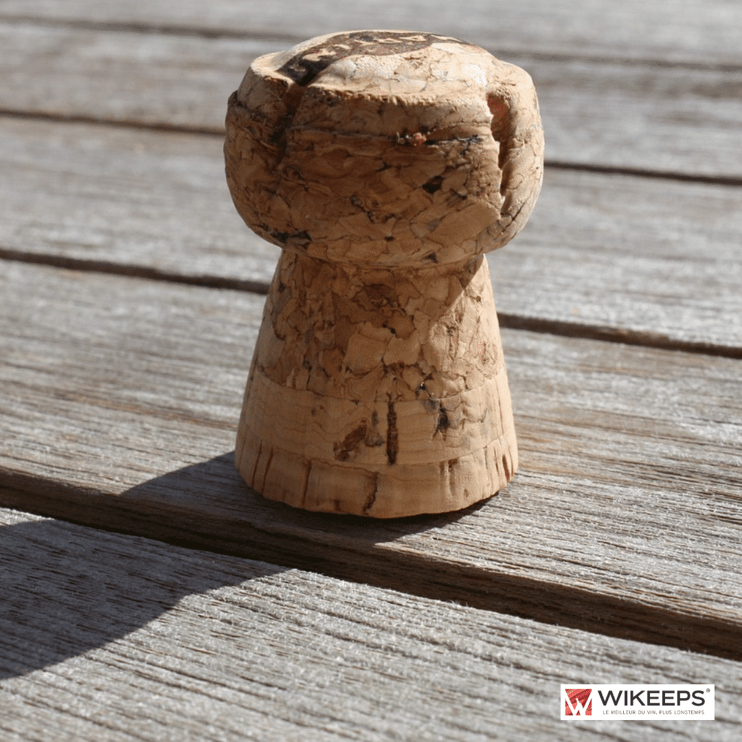 Discover the origins and evolution of champagne cork - Wikeeps